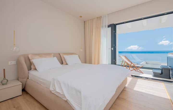 Villa Rosemary East - Heated Swimming Pool-jacuzzi - Promajna
