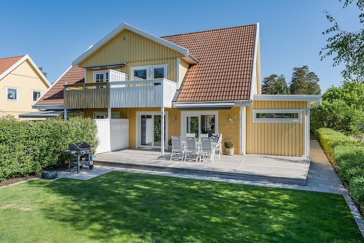 Nyrenoverat Parhus I Hemmeslöv - Laholm