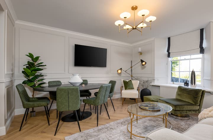 Emerald Suite, The Stirling Residence - Stirling
