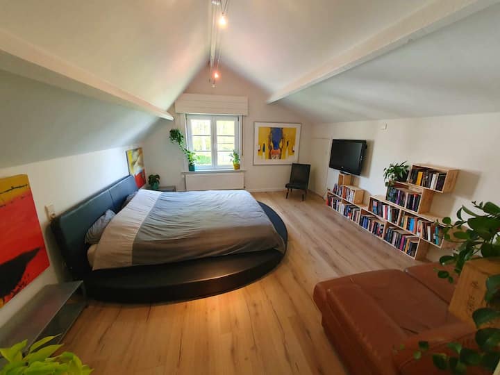éTage Privé Et Vélos Dans La Maison Art & Livres - Bruges