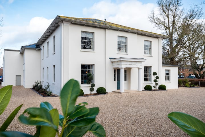 Gorgeous Georgian Townhouse - Chesil Beach