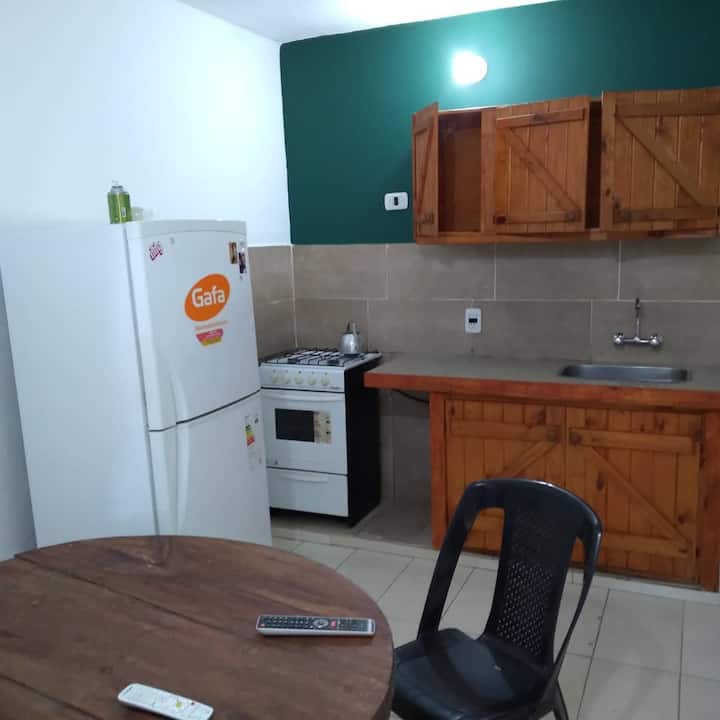 Habitación Práctica Para Huéspedes De Paso - Ituzaingó