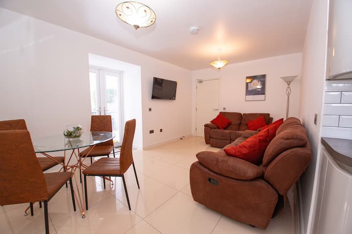 Affleck Stay 1 - Modern 2 Bed Apartment - Aberdeen