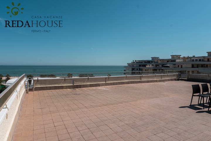 Attico Con Vista Mare - Porto San Giorgio