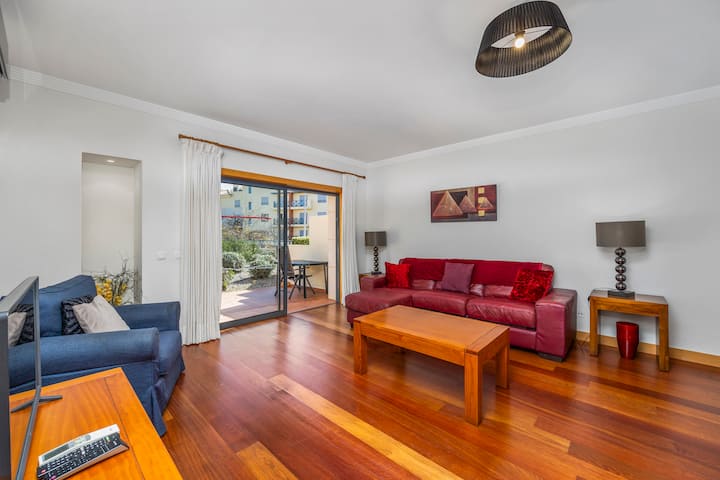 Spacious 2-bed Pool Access Unit - Albufeira