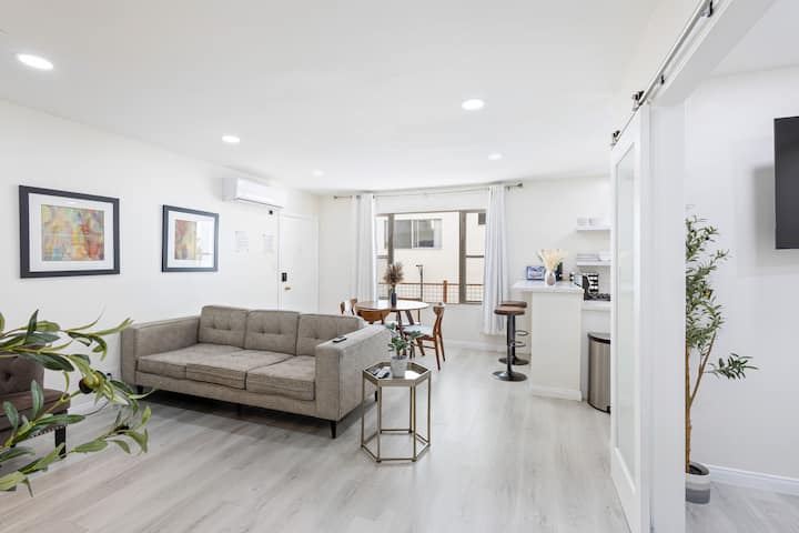 Weho Gem | 2br + Parking Spot - Culver City