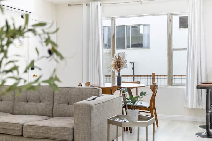 Weho Gem | 2br + Parking Spot - Culver City, CA