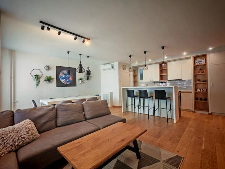Super Lux Boulevard Condo – Imagine Everything! - Novi Sad