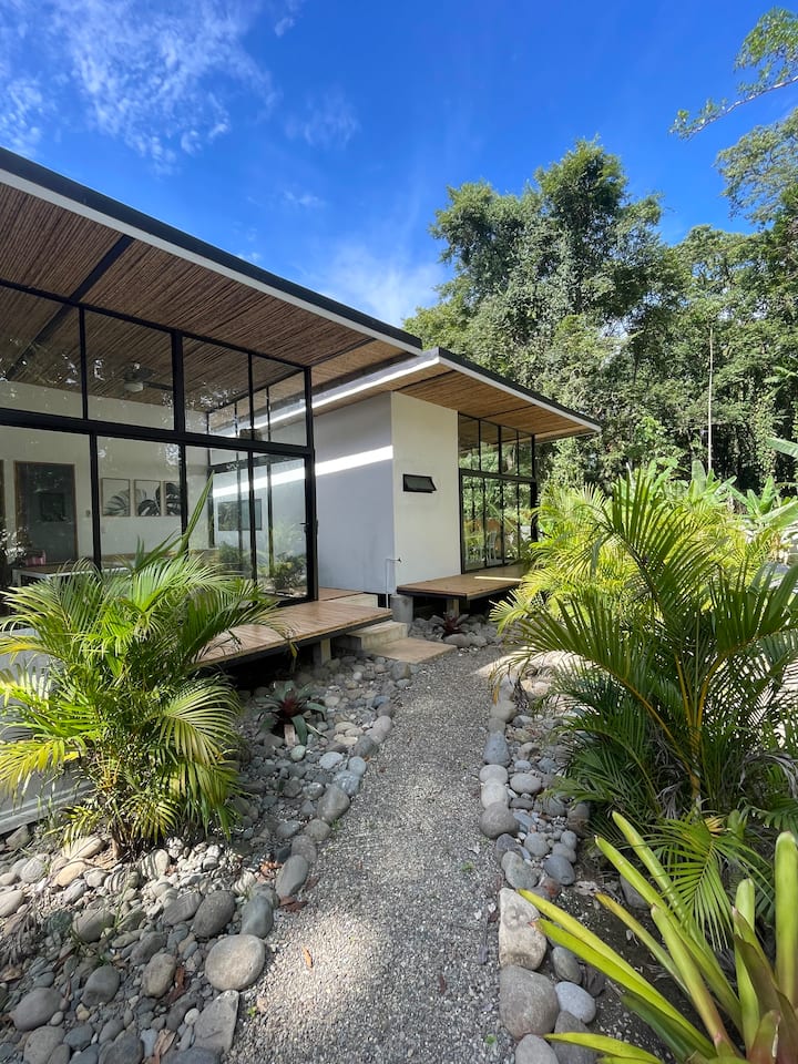 Peaceful Caribbean Flat 2 | Ac & Wifi - Punta Uva