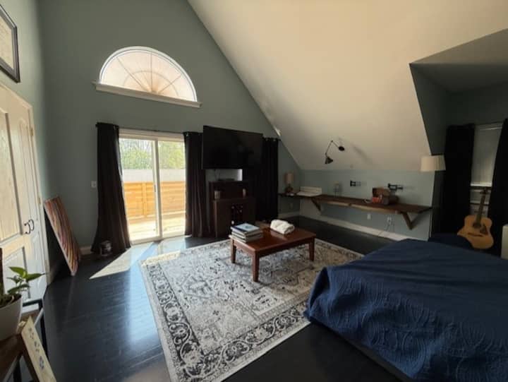 Private Room With Work Space - Chattanooga, TN