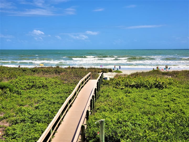 Direct Ocean Penthouse-sleeps 10 - Cape Canaveral, FL
