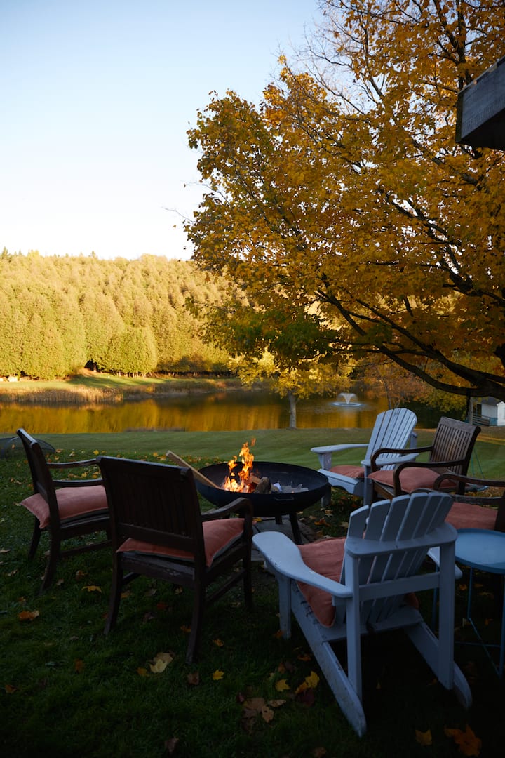 Spectacular Estate Pristine 100 Acres Private Lake - Orangeville