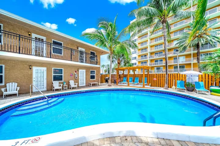Tropical Paradise + Pool & Patio! - Fort Lauderdale