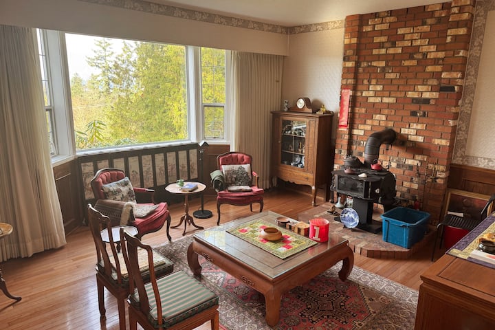 Ocean-view Private Home - North Saanich