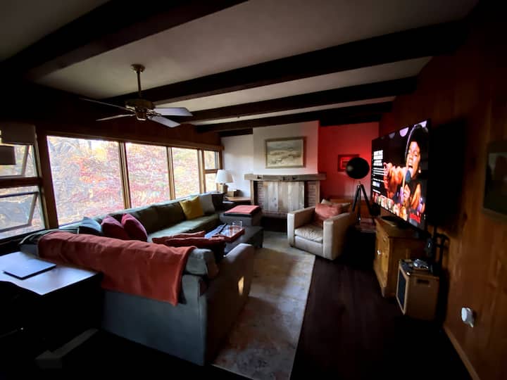 Absolute Woodstock Chill - Woodstock, NY