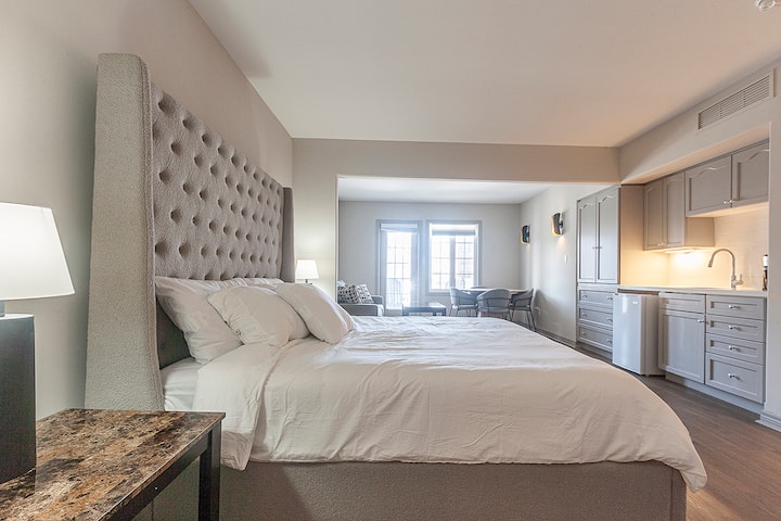 Studio-king Bed With Heated Pool - Horseshoe Valley