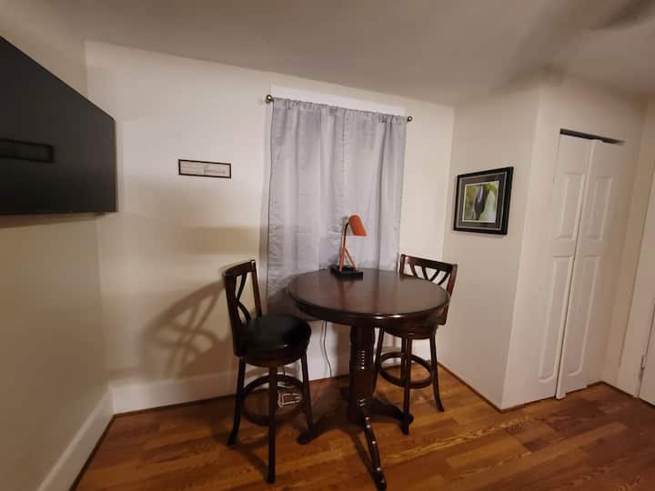 Lovely 1 Br Apt Ocean Ctr& Beach - Daytona Beach, FL