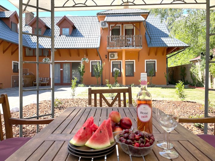 Sunny, Friendly Big Apartman For A Big Family - Siófok
