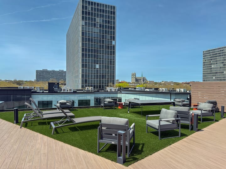 Newark Haven: Sky Lounge Near Nyc & Prudential Ctr - Belleville, NJ