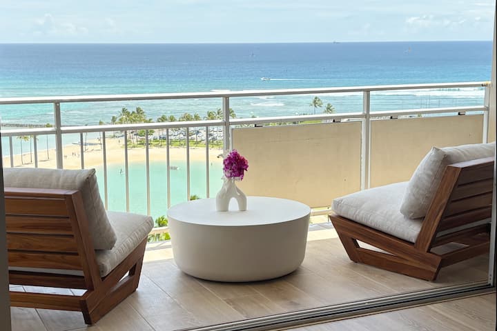 Newly Reno’d Oceanview Luxe Stay W/ Free Parking - Honolulu, HI