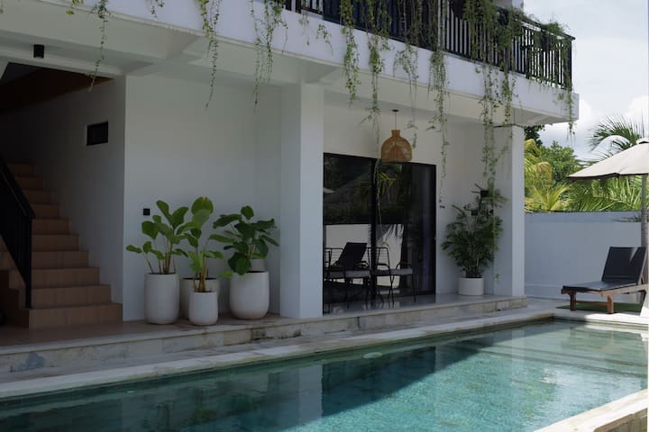 Chin.giack Apartment W/direct Poll Access – Dva - Kuta