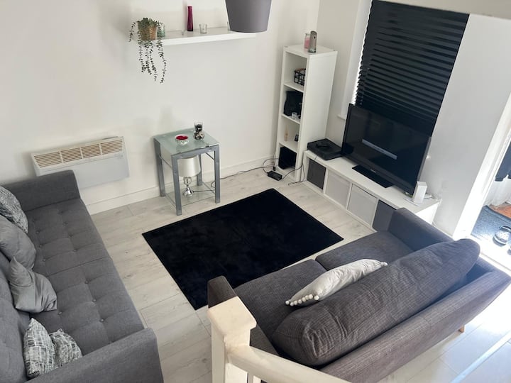 Serenity Short Stays - Dagenham