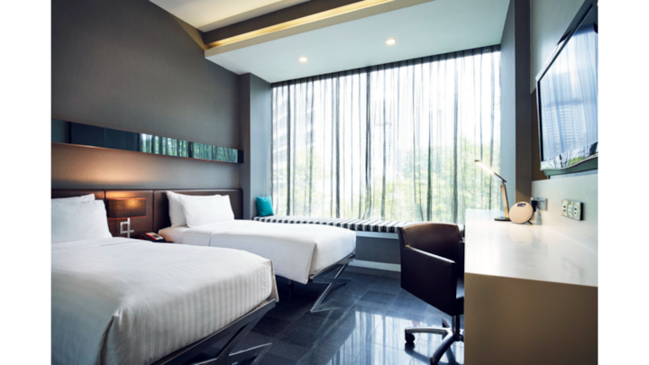 Delux Twin In Modern Artsy Orchard Hotel - Singapore
