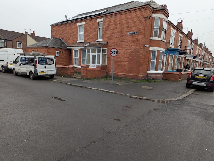 Unique Retreat One Block To Alex Stadium,free Wifi - Crewe