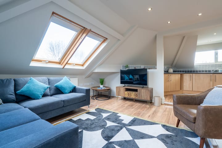 Sky View - Sleek Modern Stay In Vibrant Sheffield - The Diamond - Sheffield