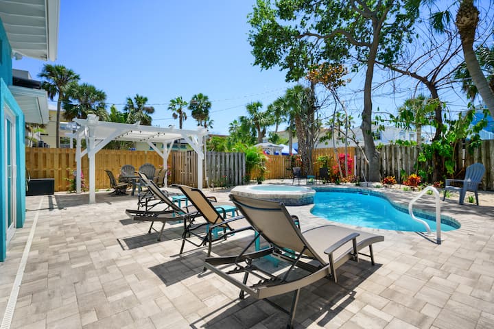 Villa With Private Pool - Siesta Key, FL