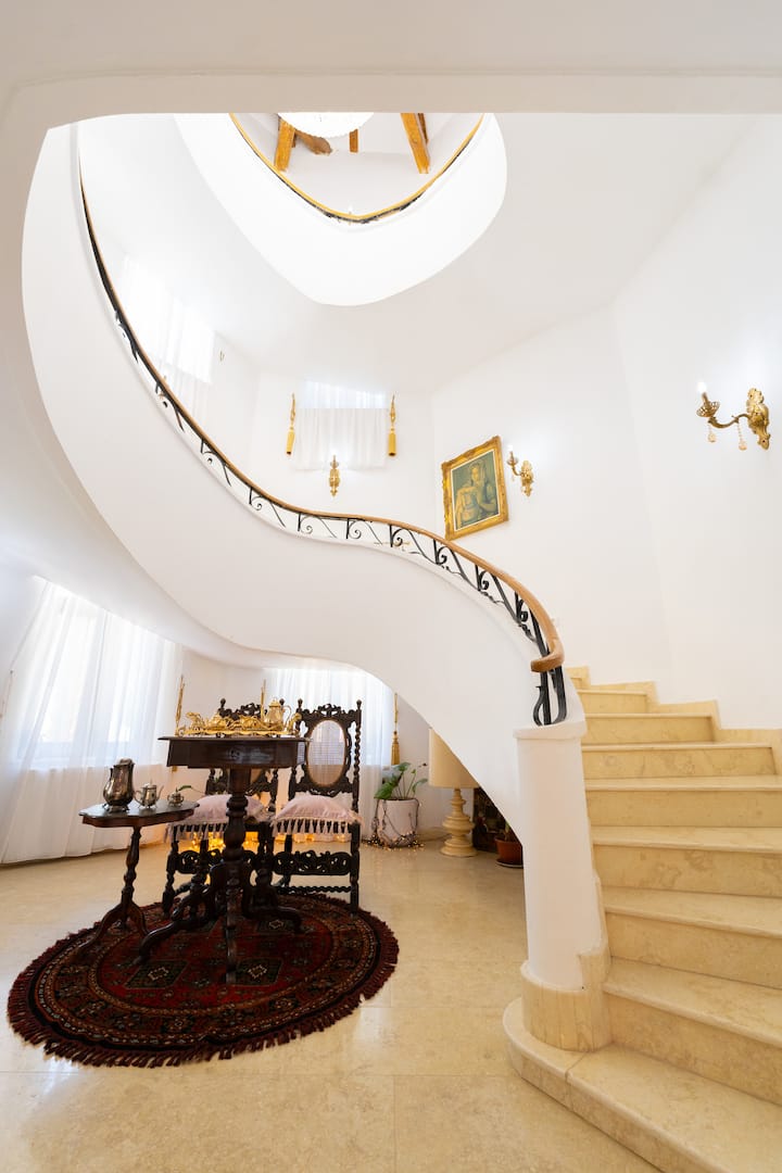 Historic 14 Beds Estate In The Romanian Carpathian - Predeal