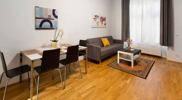 Spacious, Bright Flat, Wahringergurtel 4 - Vienne
