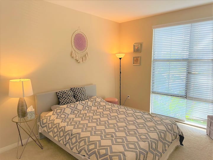 2b2b Center Location Apartment - Lake Forest, CA