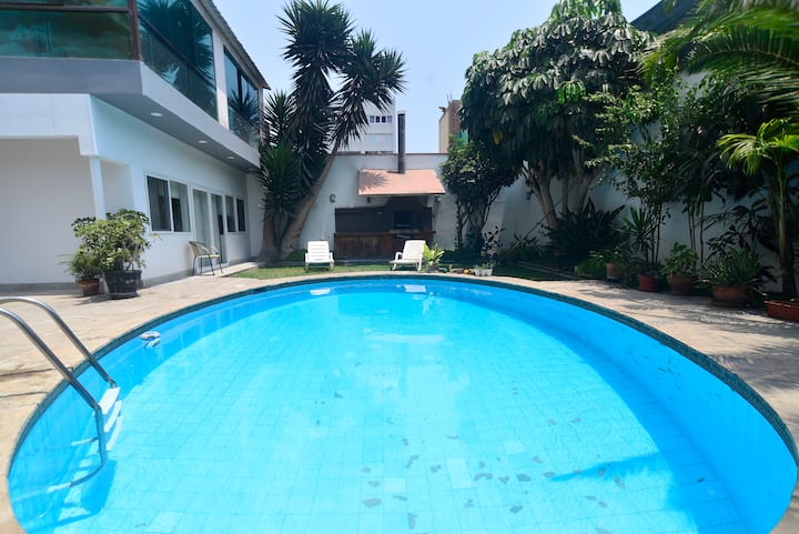 Apt (#201) In San Isidro With Balcony - Lima