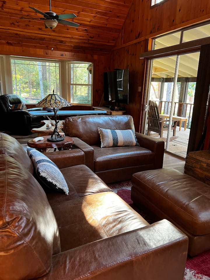 Black Bear Retreat - Dog Paradise - Oregon