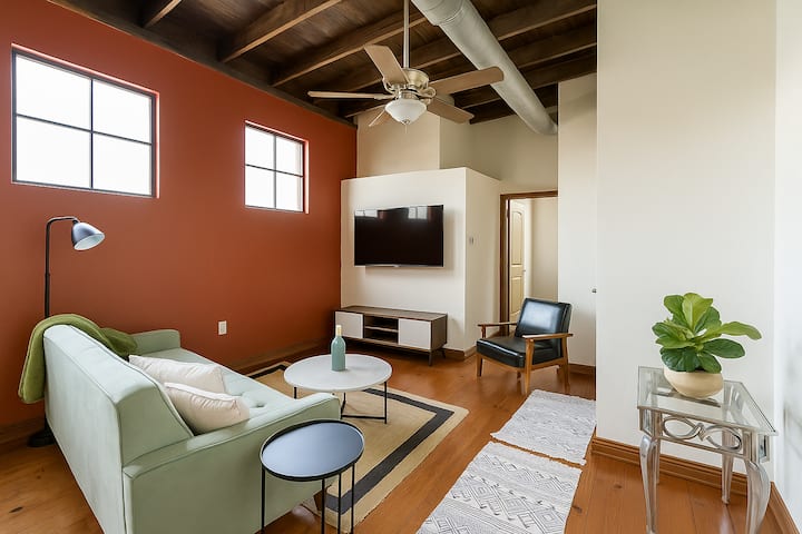 Sleepover | Upscale 2bd/1ba - Downtown Springfield - Springfield, MO