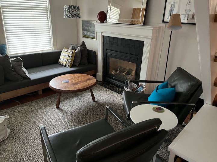 Stylish House In The Annex With Parking - Toronto