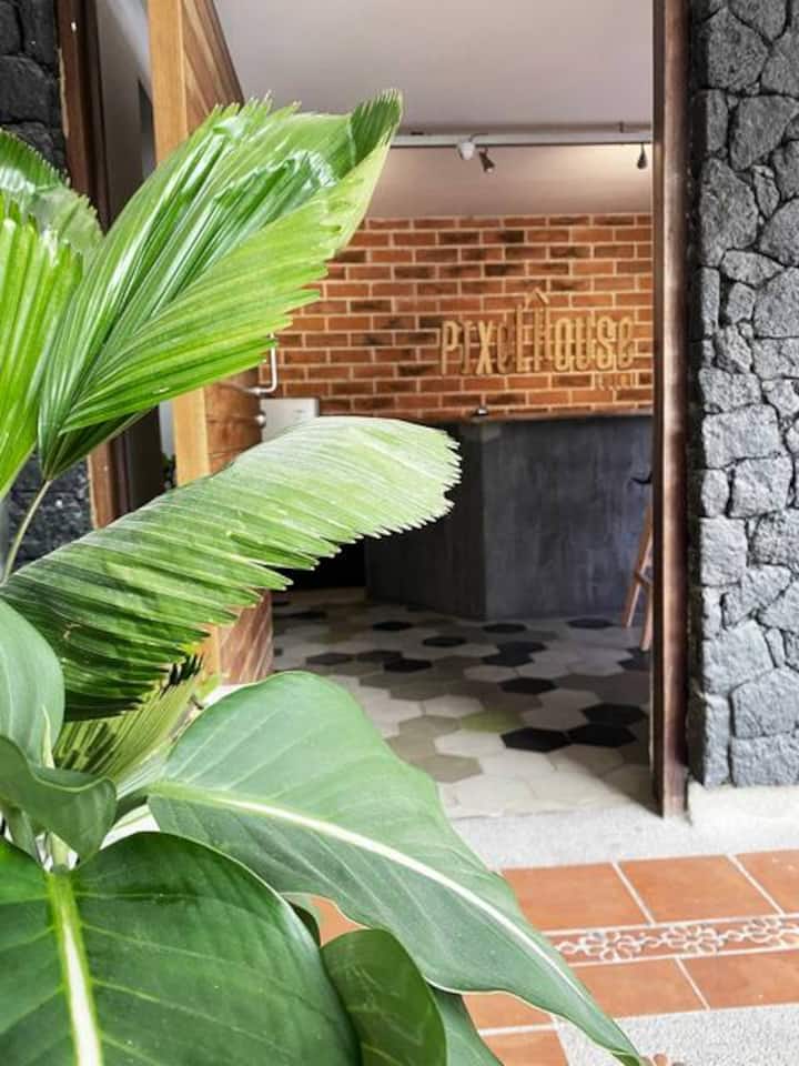 Full Hotel In Poblado , Medellín With Breakfast - Medellín