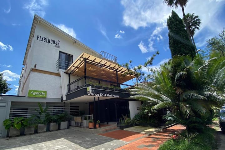 Full Hotel In Poblado , Medellín With Breakfast - コロンビー メデジン