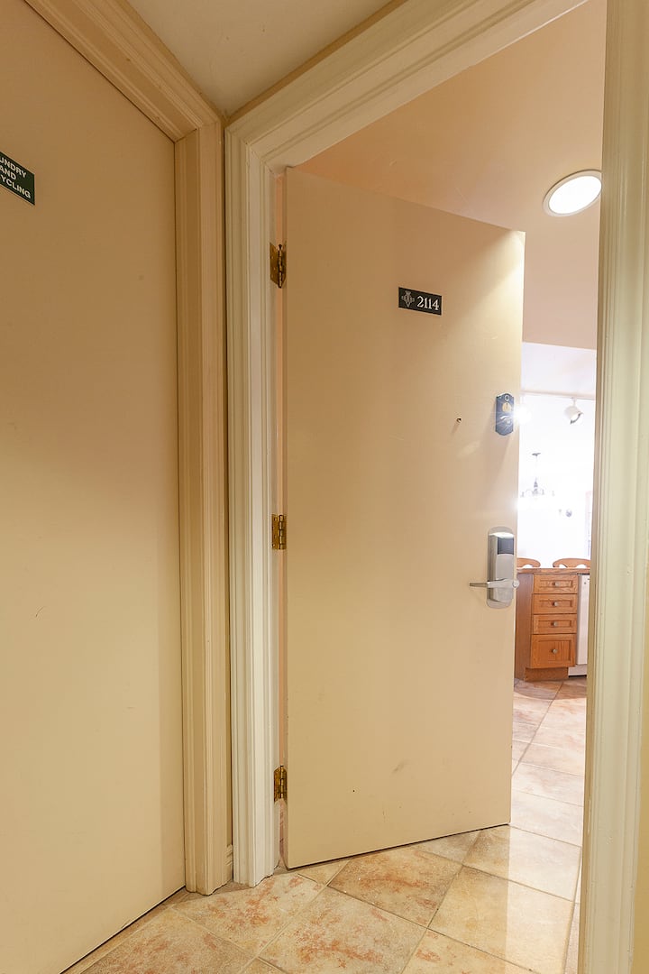 King Jacuzzi Suite, Full Kitchen, Heated Pool - Horseshoe Valley