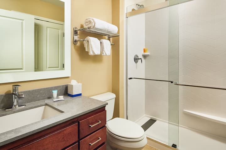 Oneidea Casino Hotel - Hobart, WI