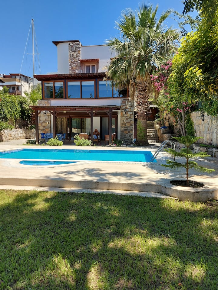 Denize Nazır Müstakil Havuzlu 4+2 Villa @Yalıkavak - Yalıkavak