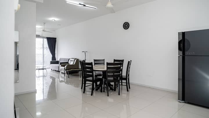 Modern Sanctuary Home Near Taiping Lake Garden - Taiping