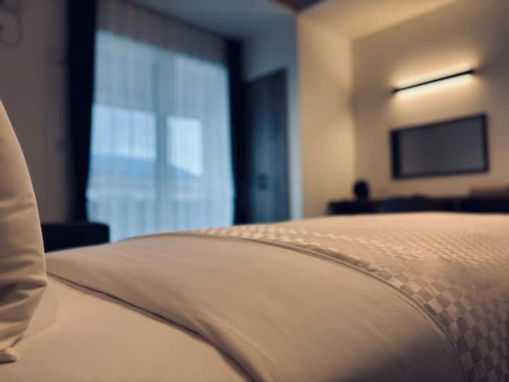 Hostel Labeek Twin Extra Room With Balcony - 후지요시다시