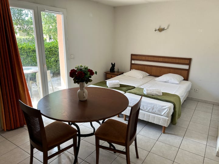 Studio - Terrasse Privée Et Piscine - Jardin Zen d'Erik Borja