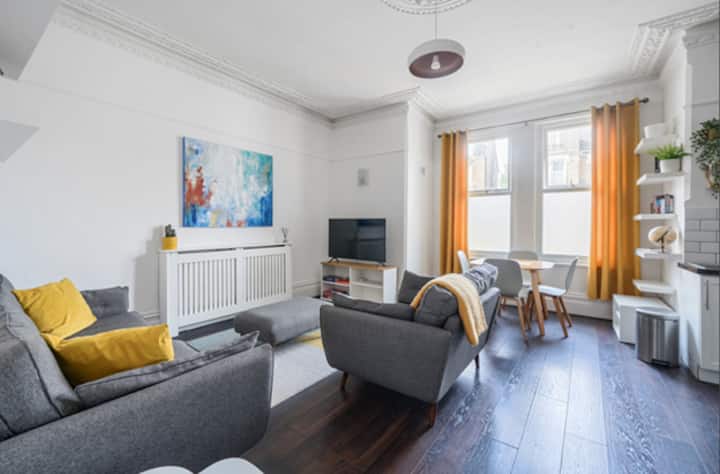 Whole Flat | Stylish 1-bedroom | 3 Min To Station - Croydon