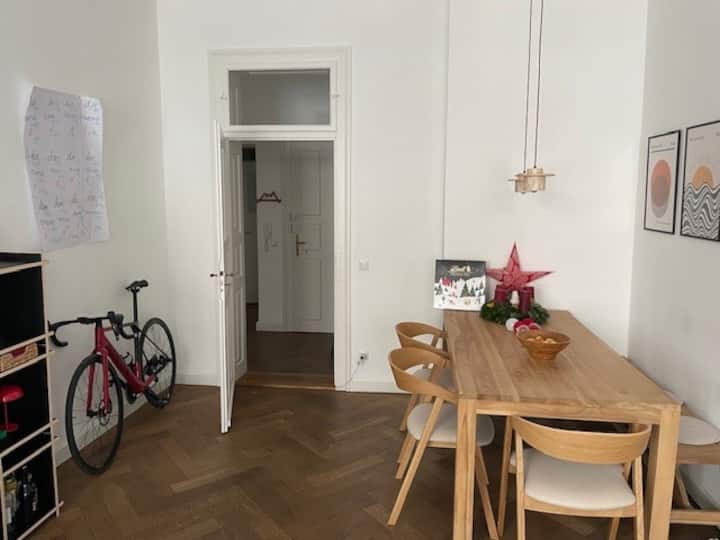 Charming, Modern Apartment - Munich