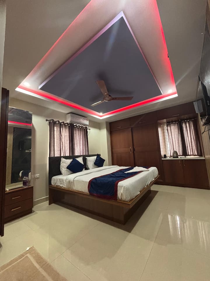 2 Bhk Flat With Party Hall - 비샤카파트남