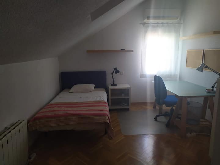 Habitación Con Baño Privado - Villanueva de la Cañada