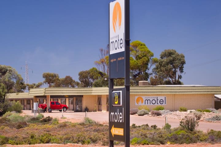 The Queen & Bunk Suite - Port Augusta